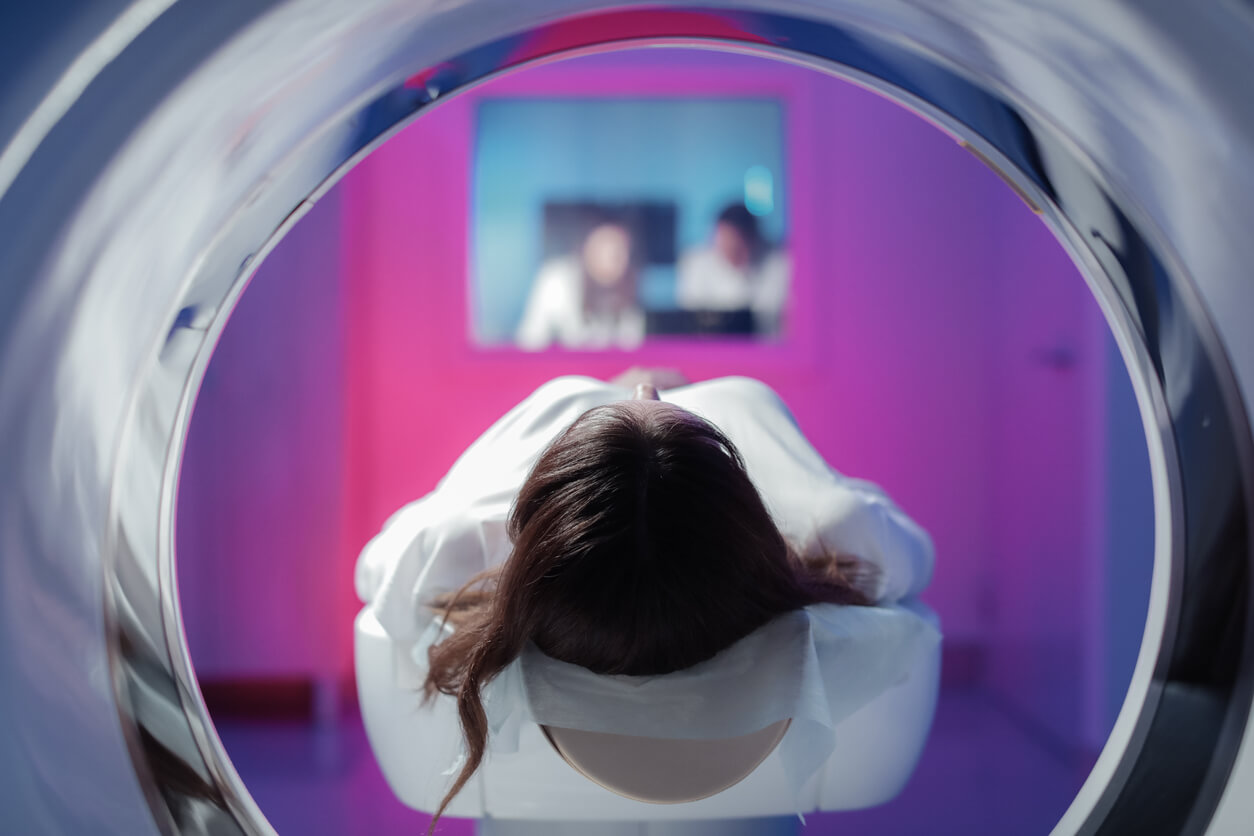 What to Expect in an MRI Scan of the Head and Brain - Associates in ...